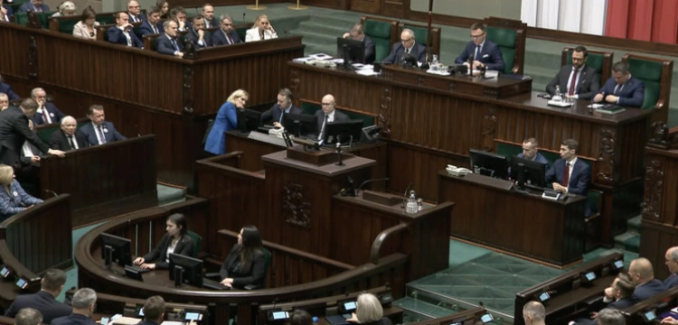 Sejm przyjął ustawę okołobudżetową. Przeciw tylko Konfederacja | Fronda.pl