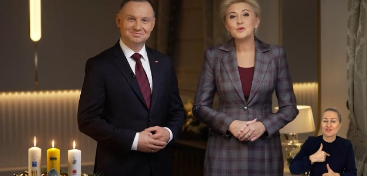 Życzenia świąteczne Pary Prezydenckiej: Niech będą triumfem dobra nad złem [Wideo] | Fronda.pl